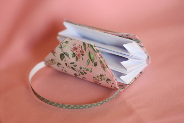 Miniature Paper Handbag - The Creative Mom